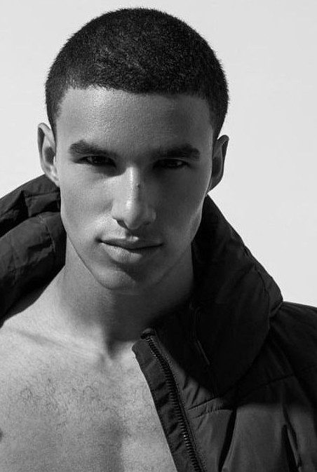 Yonis – Favourite Models et Actors